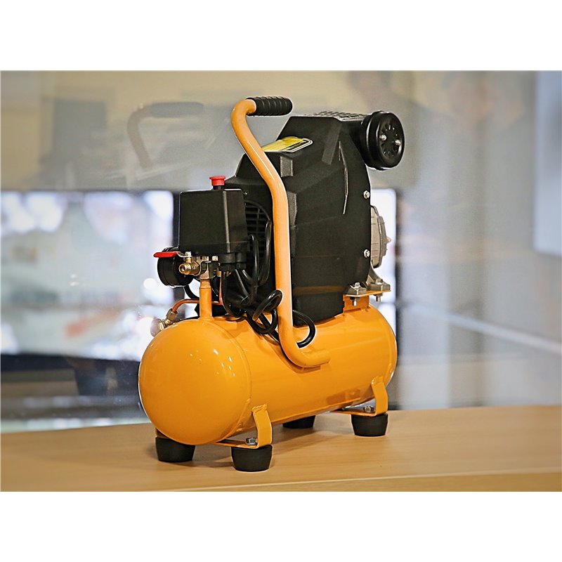 Small, 10l air compressor Aflatek Air10 with 8 bar maximum pressure.