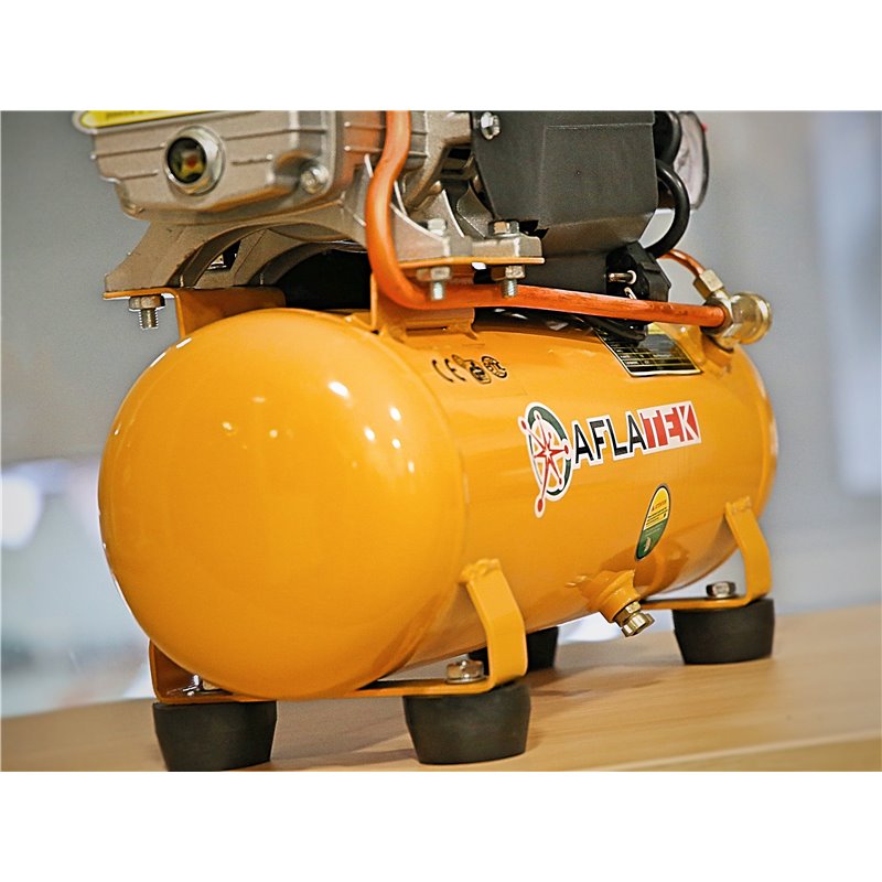 Small, 10l air compressor Aflatek Air10 with 8 bar maximum pressure.